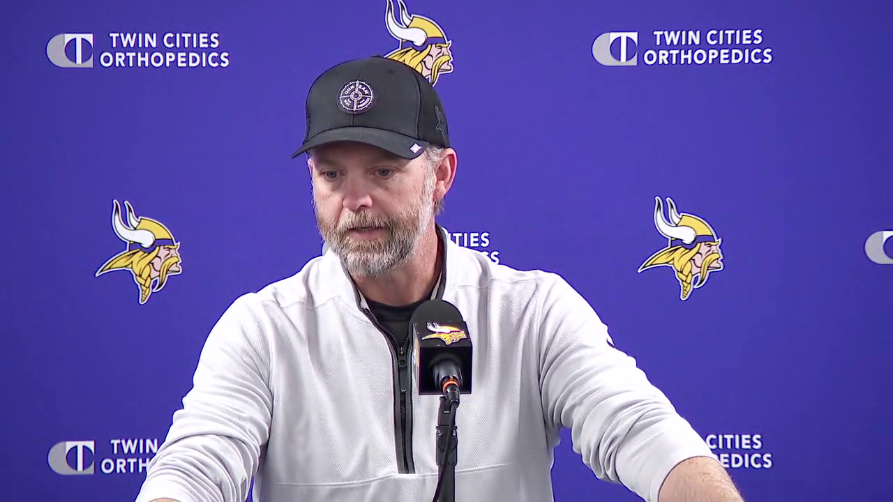 Vikings OC Wes Phillips calls 8 false starts ‘embarrassing, losing ...
