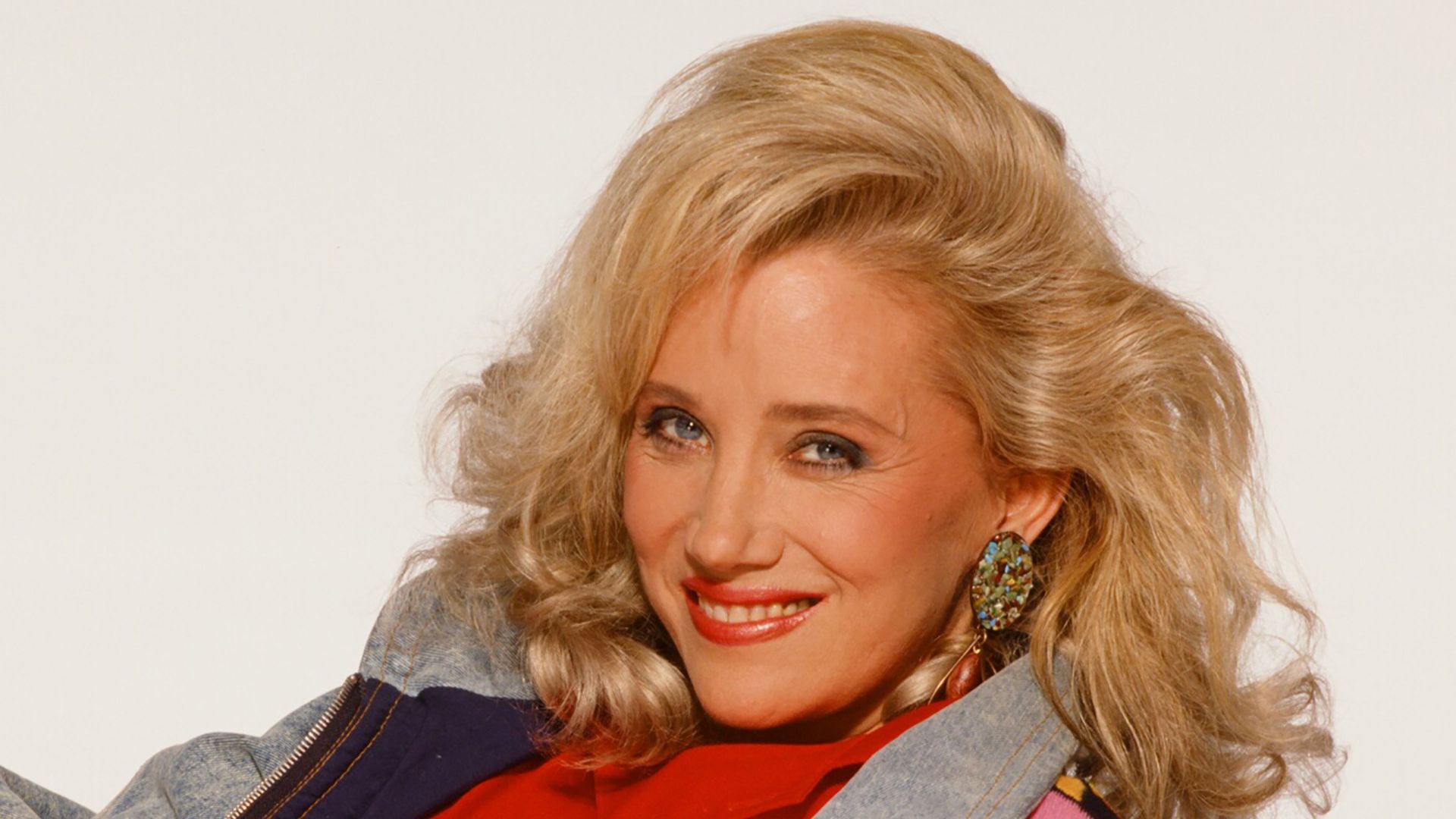 Charlie's Angels star Sally Kirkland dead at 84, days after entering ...
