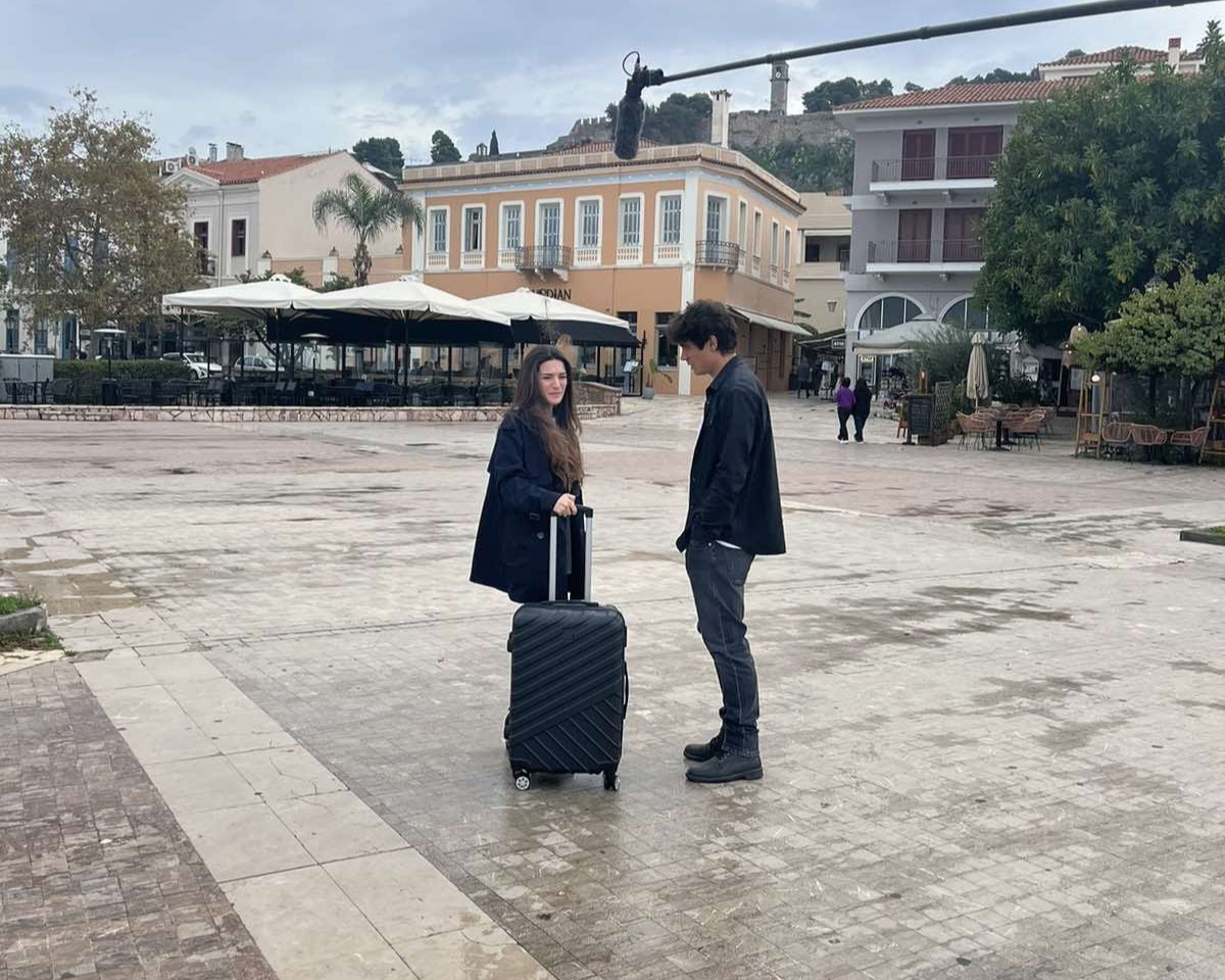 Το “Να μ’ αγαπάς” κατέφθασε στο Ναύπλιο για φρέσκα γυρίσματα – Δείτε ...