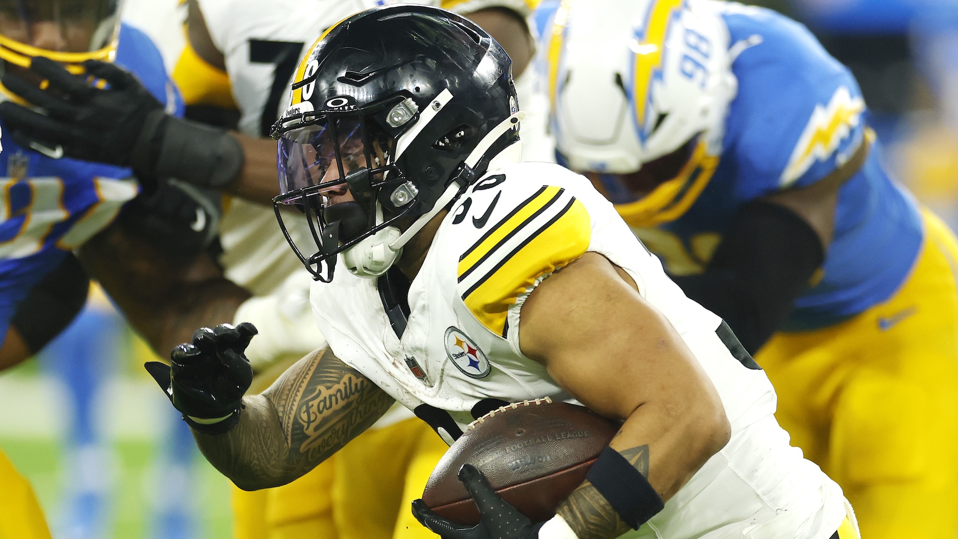 Steelers’ Mike Tomlin Sends Blunt Message on Jaylen Warren’s Touches