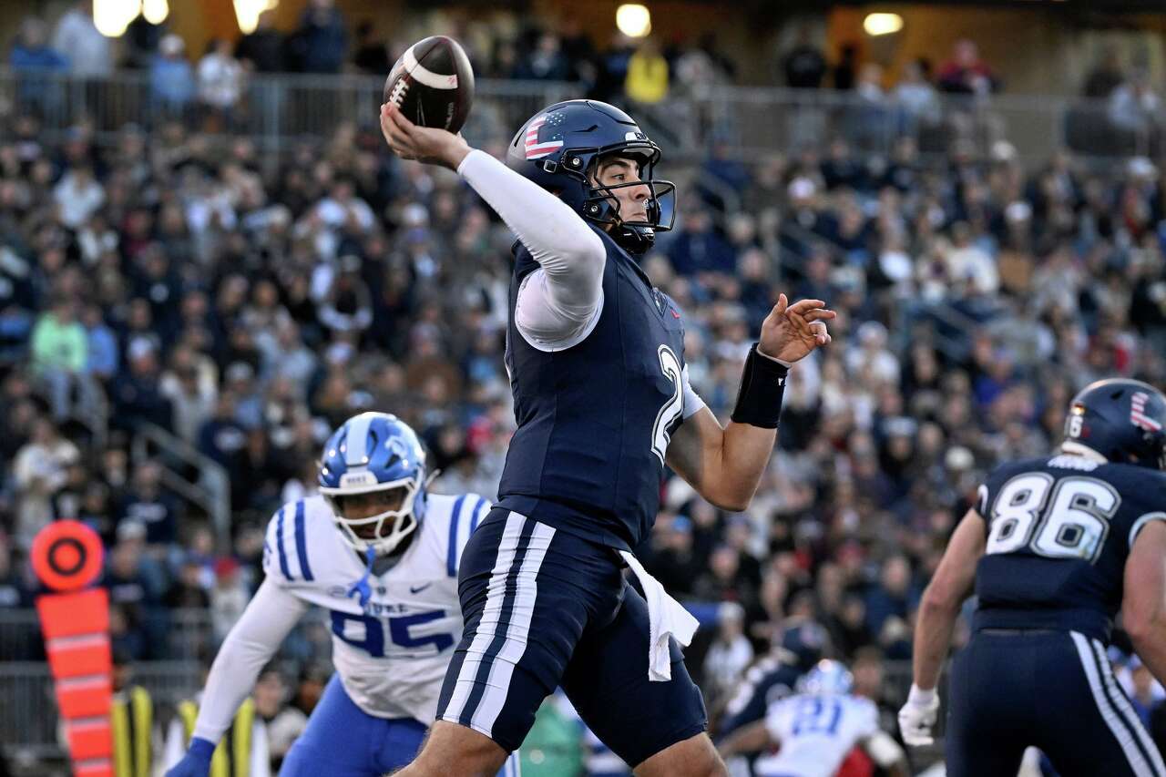 How to vote for UConn quarterback Joe Fagnano for the Heisman Trophy