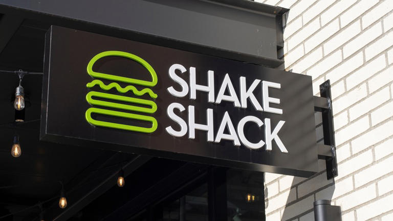 10 Burger Chains That Are Trying To Make A Comeback