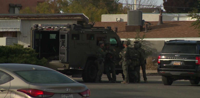 SWAT standoff in northwest Albuquerque
