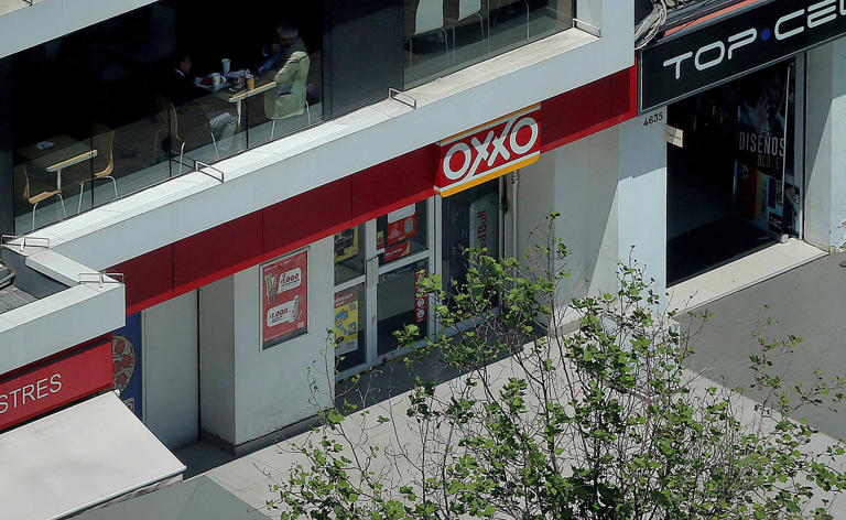 TDLC multa a Oxxo por entregar información falsa al notificar fusión con Ok Market