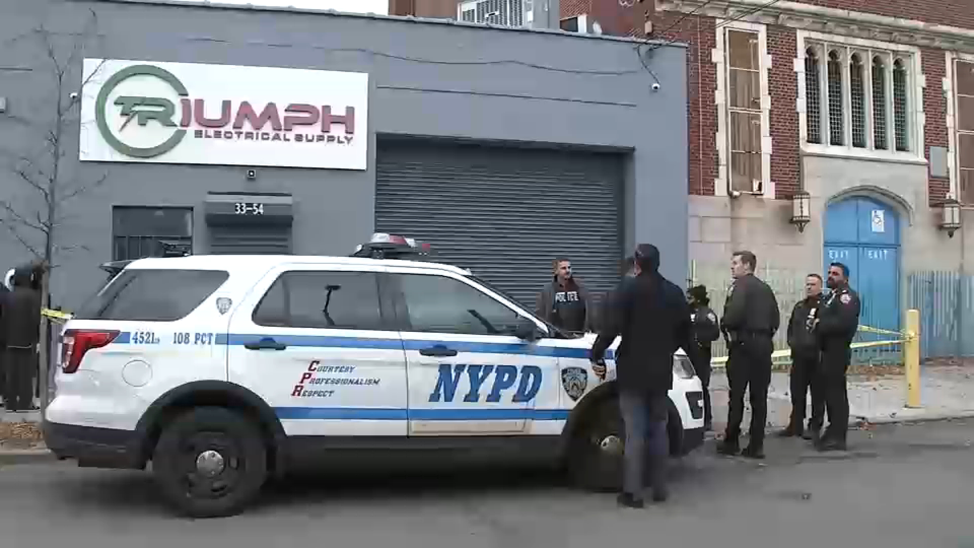 14-year-old boy stabbed in back in Woodside, Queens; police searching ...