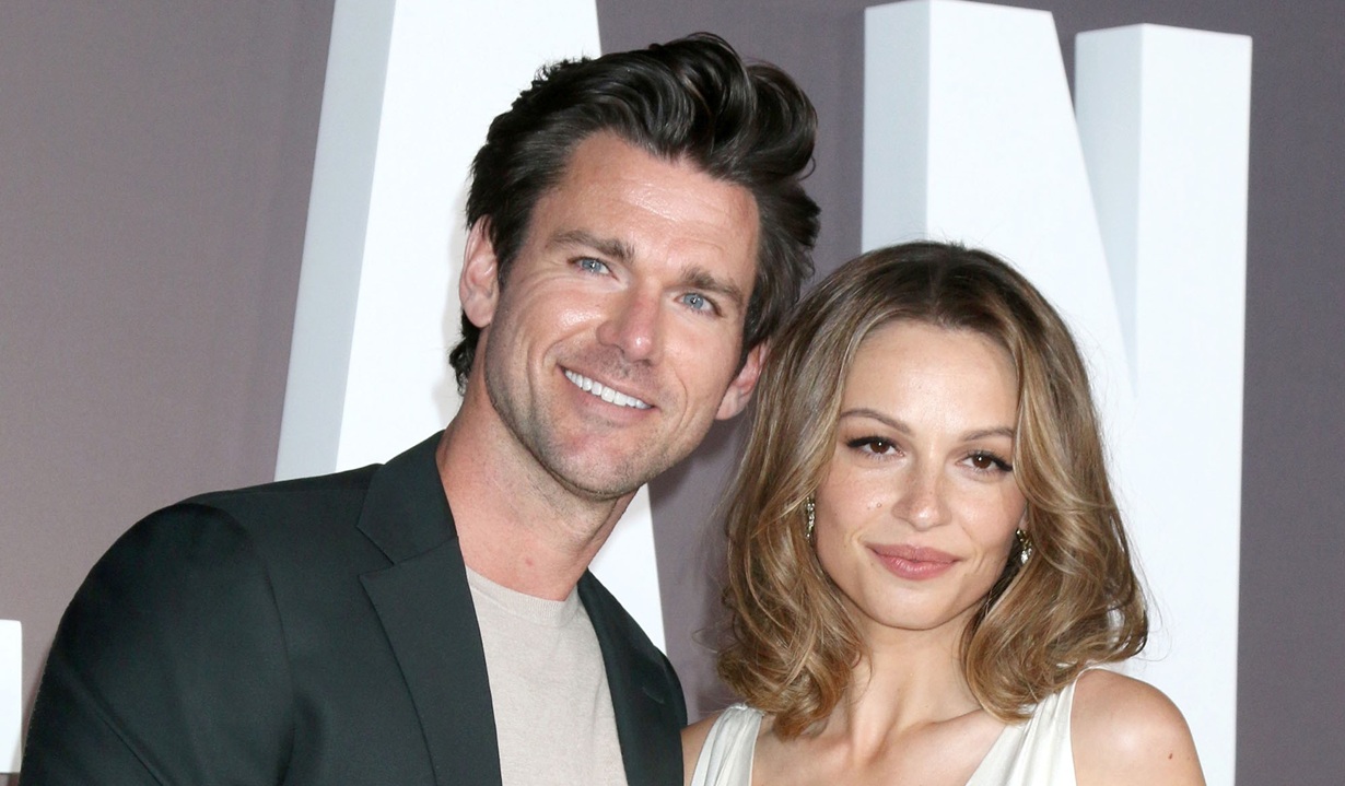 When Calls the Heart Couple Expecting First Baby: ‘We Can't Wait to ...