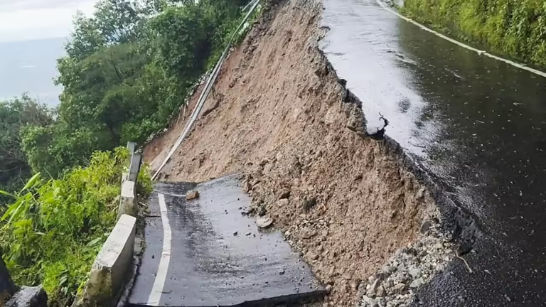 Floods, landslides prompt government to tighten norms for highway ...