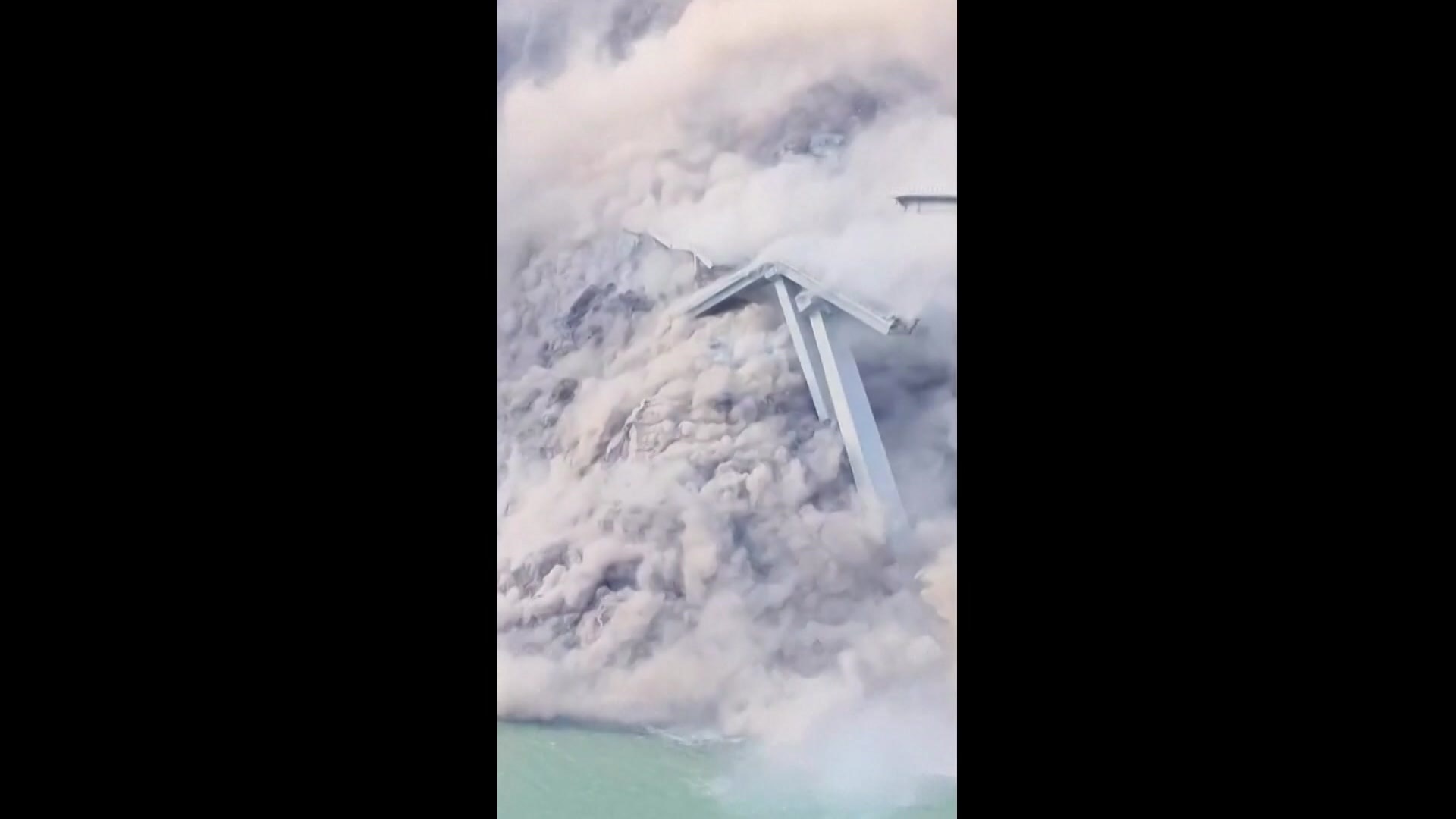 Hongqi Bridge partially collapses in southwest China just months after ...
