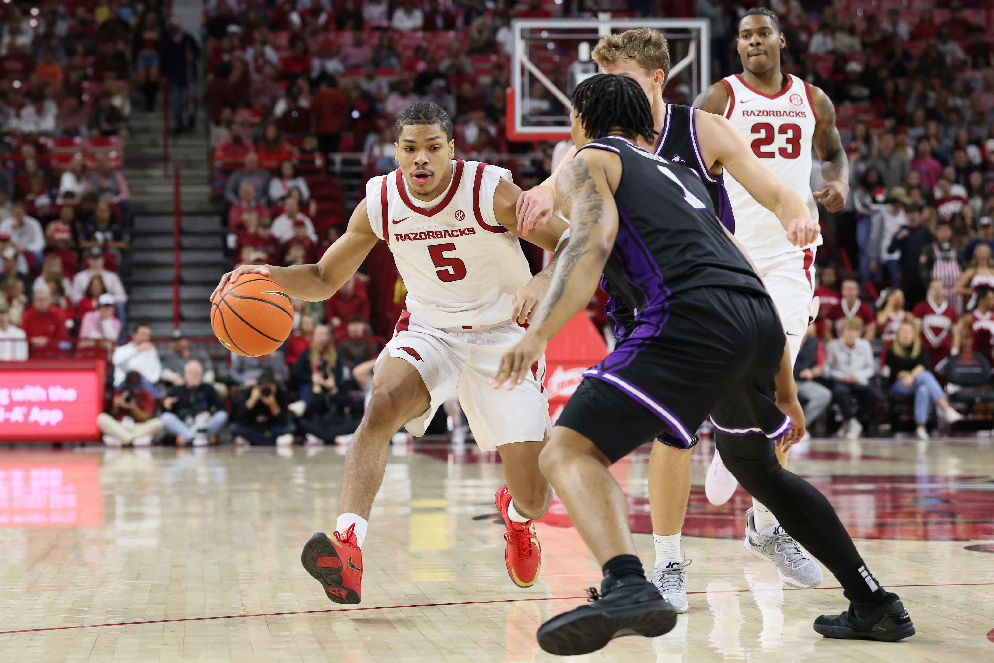 Arkansas basketball rolls over Central Arkansas with dominant second half