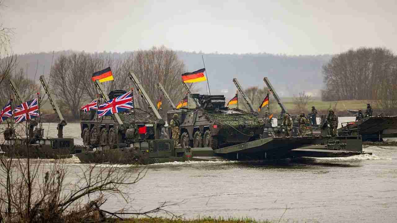 The United Kingdom and Germany are purchasing new M3 amphibious bridges ...
