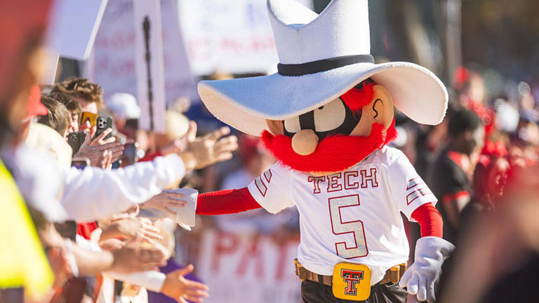 3 Texas teams crack the Top 10 in latest College Football Playoff Rankings