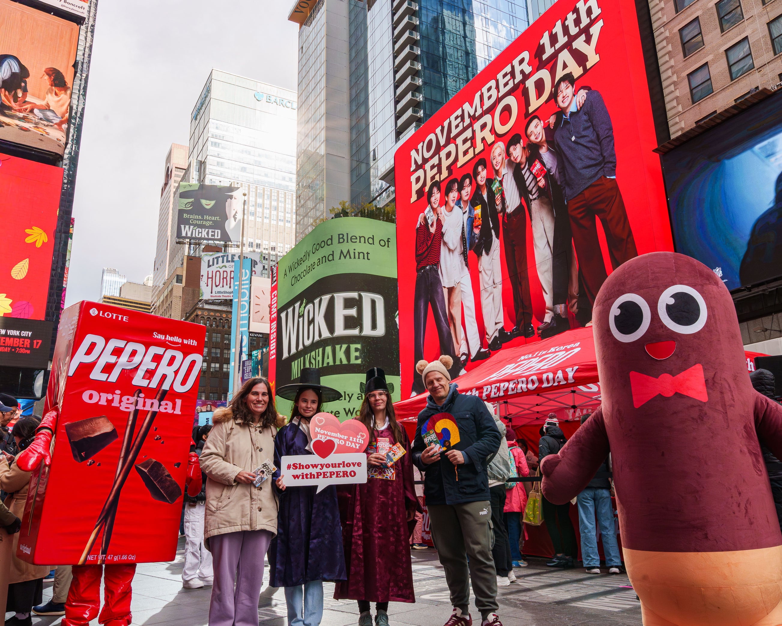 Lotte Wellfood's Pepero Day Draws Thousands to Times Square Despite Cold