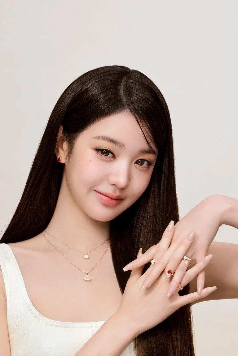 Jang Wonyoung Buys $10 Million Home With All-Cash at 21