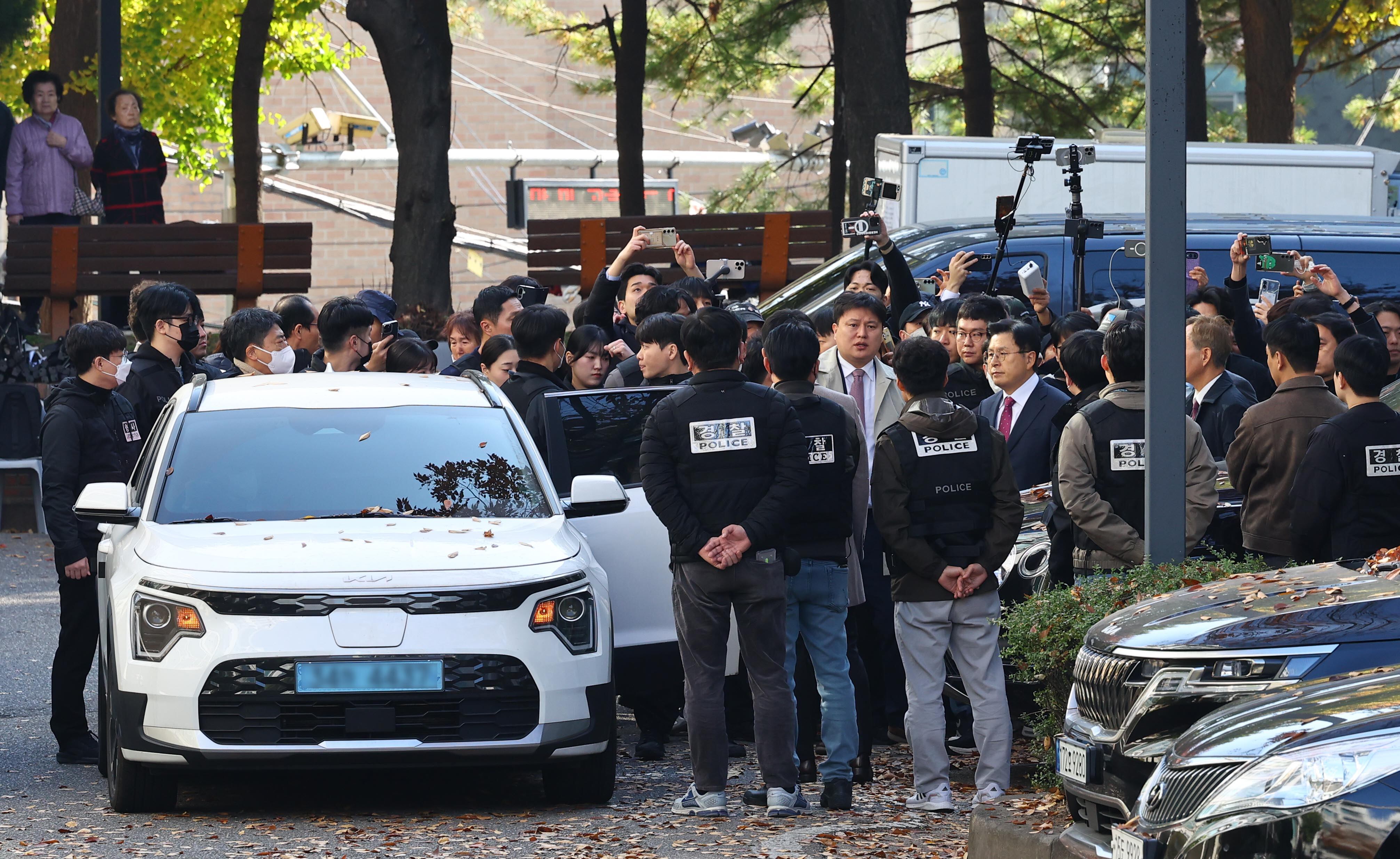 Special Counsel Arrests Former Prime Minister Hwang Kyo-ahn