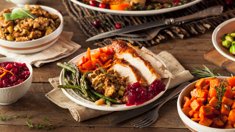 The Vintage Thanksgiving Restaurant Menu That Was Unbelievably Affordable