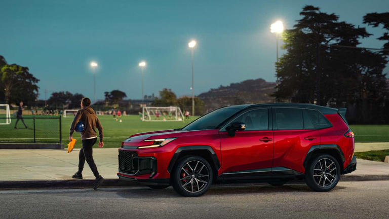 2026 Toyota Grand Highlander Hybrid MAX: The family SUV with the ...