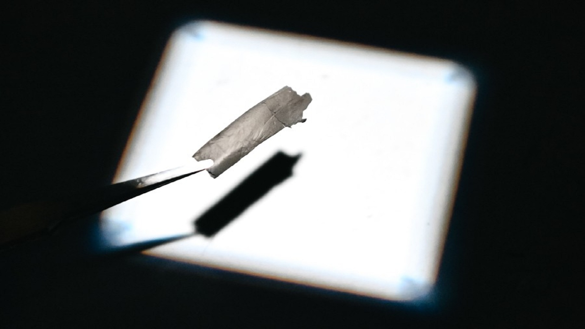 Solar-powered nanofiber air filter turns ceiling vents into carbon ...