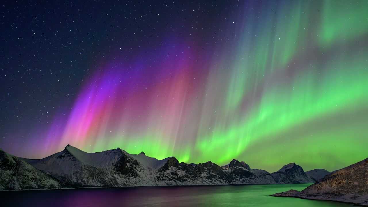Northern Lights could be visible in Indiana soon. Here's when to look up.