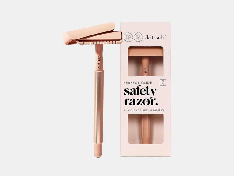 Can You Bring a Razor on a Plane? And Other Useful Tips for Grooming in ...