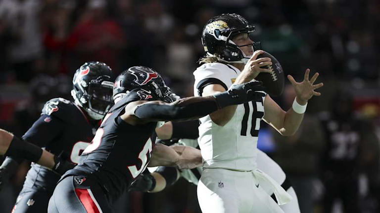 Texans OL Says Danielle Hunter Played Like a Mutant vs. Jaguars