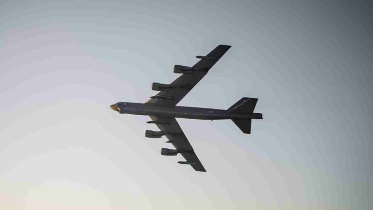 Gli Stati Uniti inviano bombardieri B-52 in Spagna e B-1B in Giappone per nuove missioni strategiche