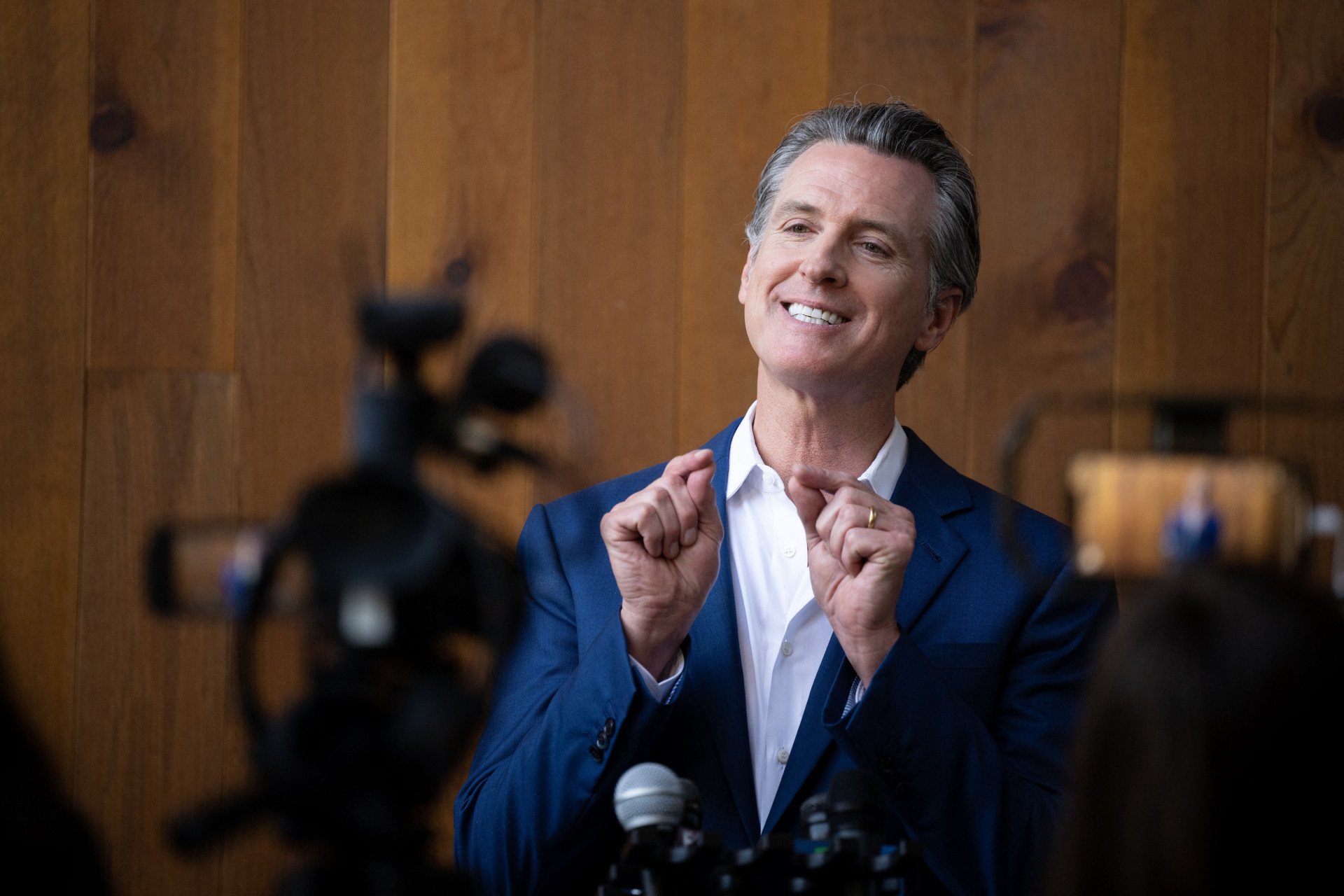 Trump VP closes in on Newsom in deep-blue state