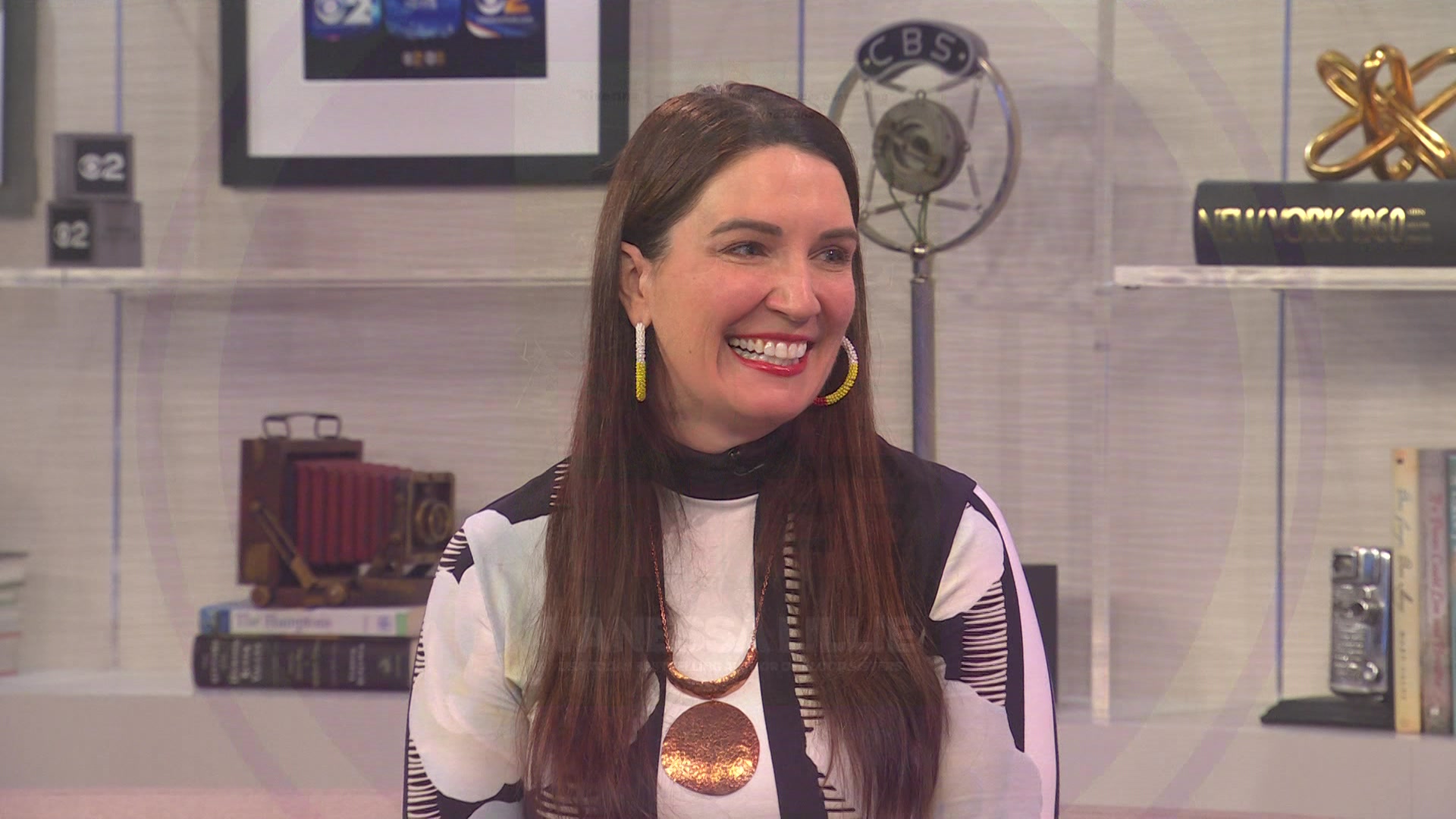 Author Vanessa Lillie discusses "The Bone Thief," recommends other fall ...