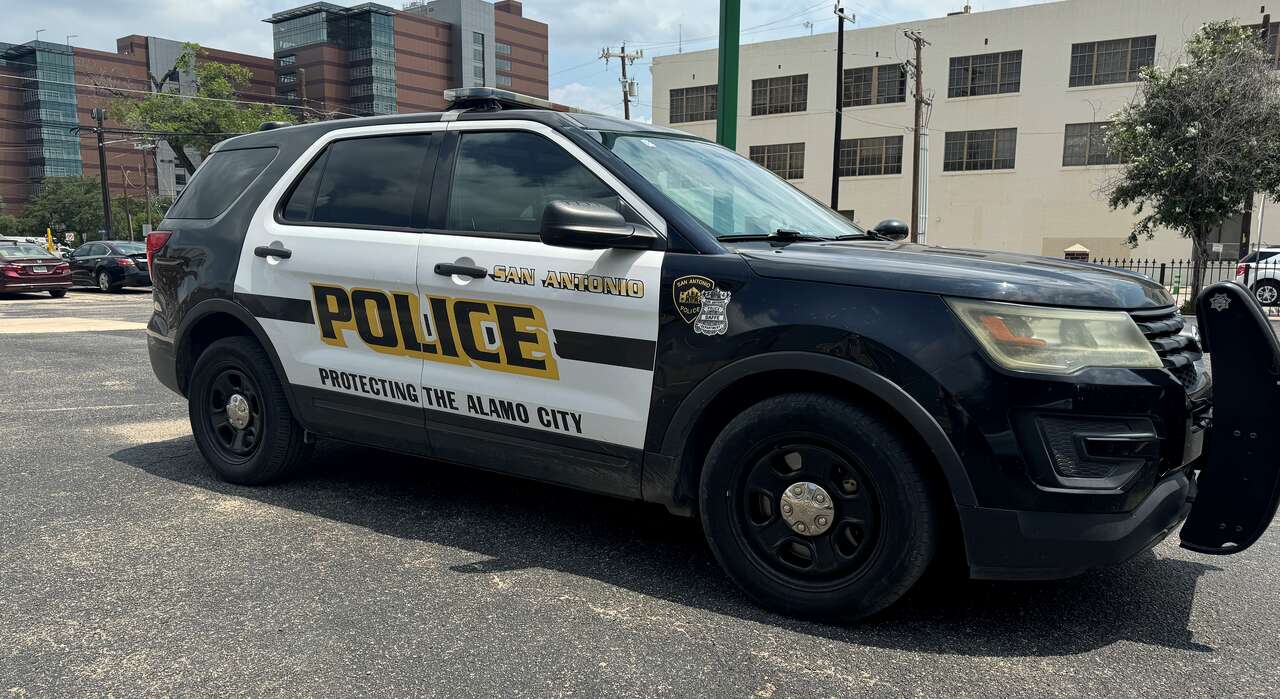 SAPD: Officer shot, woman killed in Stone Oak domestic shooting