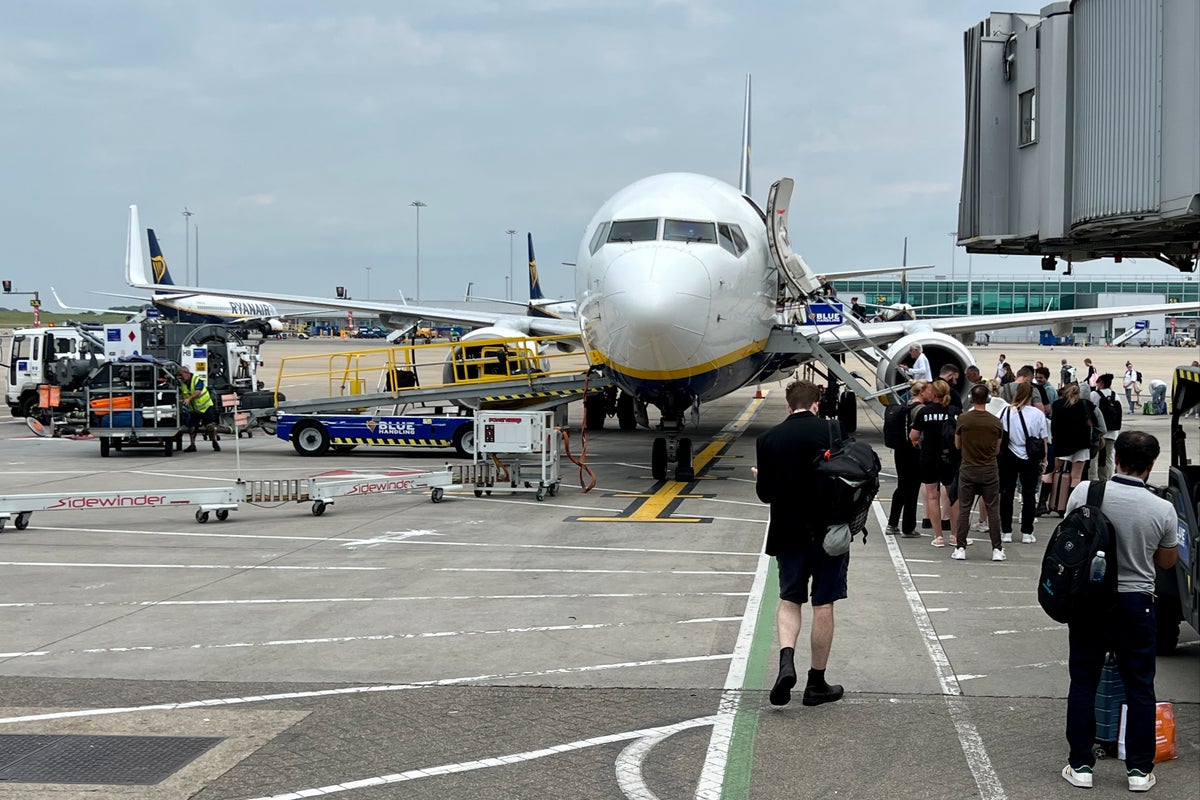 Ryanair bans paper boarding passes in switch to airline app