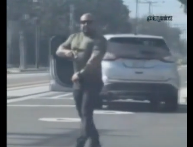 California cop intervenes when ICE agent pulls a gun on a motorist