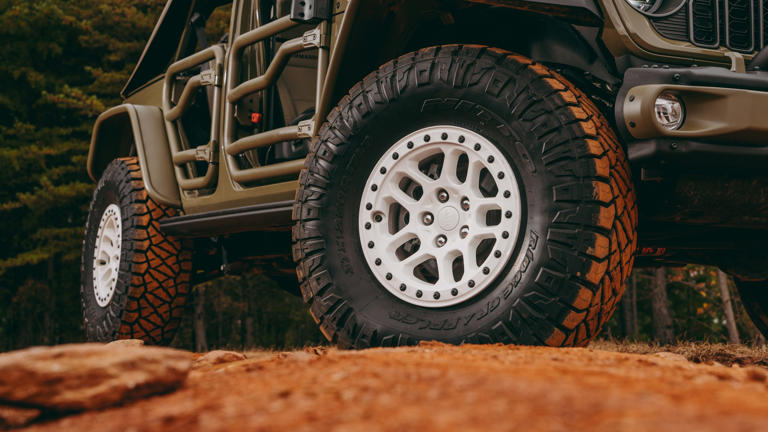 The Jeep Wrangler Commando 392 Is Built for Soldiers, Not Showrooms