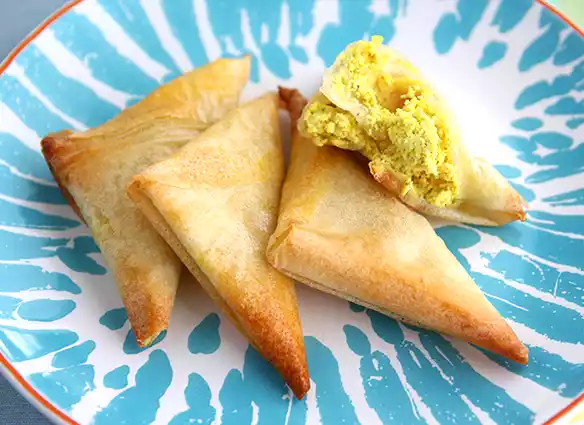 Curry samosas