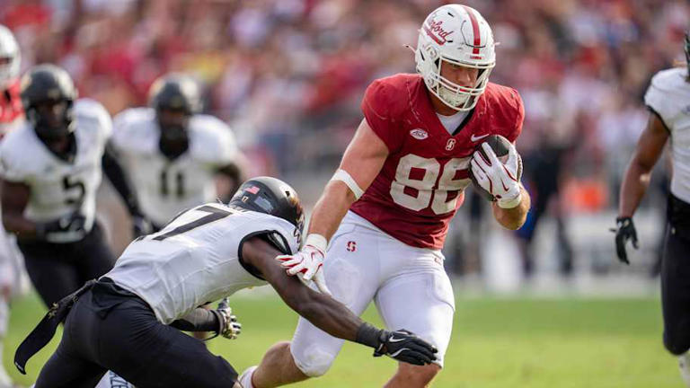 Stanford Football Standout Earns Prestigious Academic Award