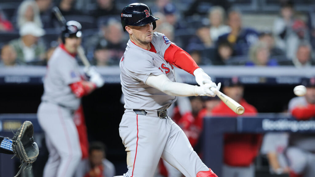 Rumor: Red Sox lose Alex Bregman sweepstakes