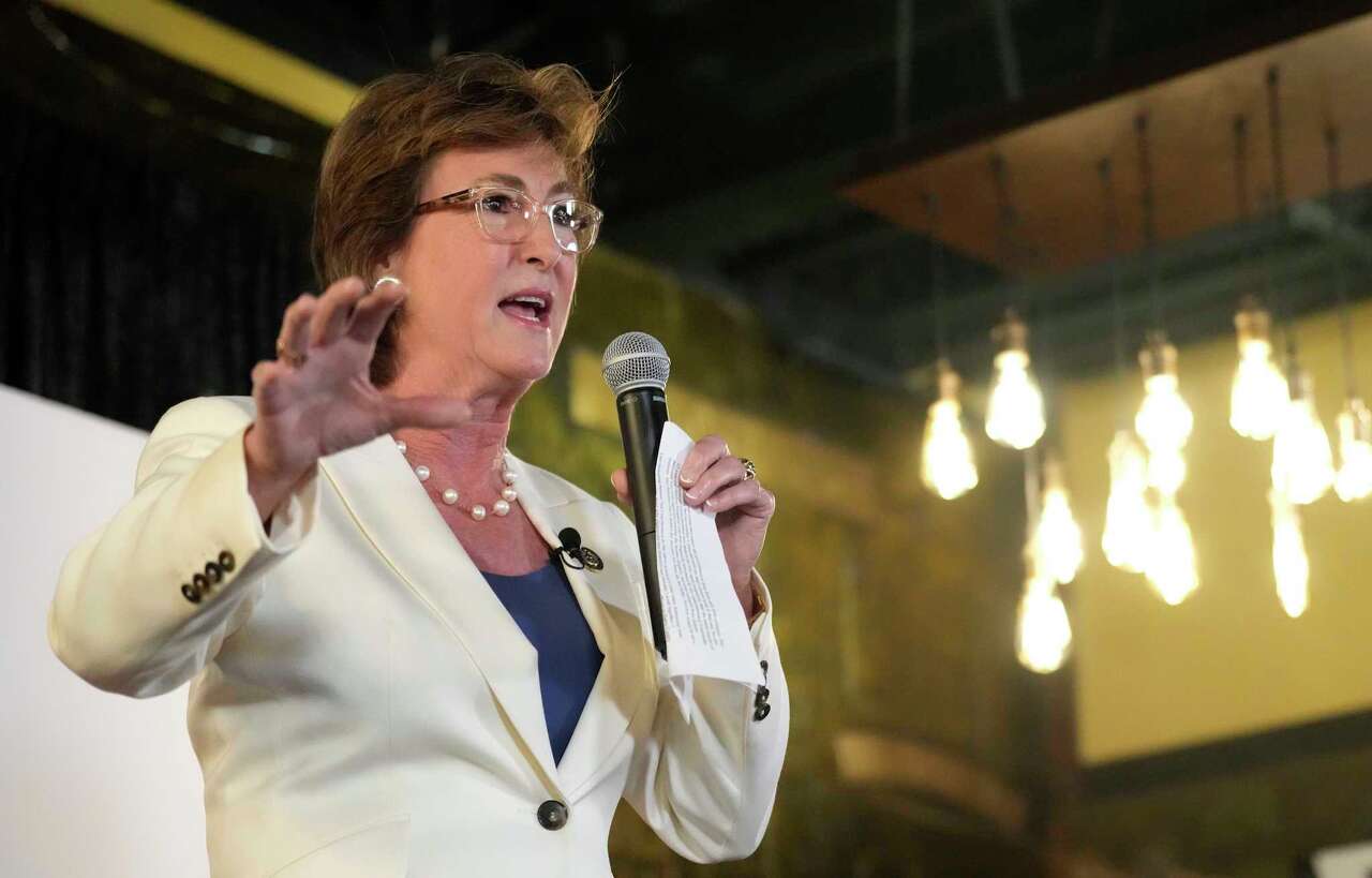 Mayor John Whitmire praised by Kim Ogg for Houston's cooperation with ICE