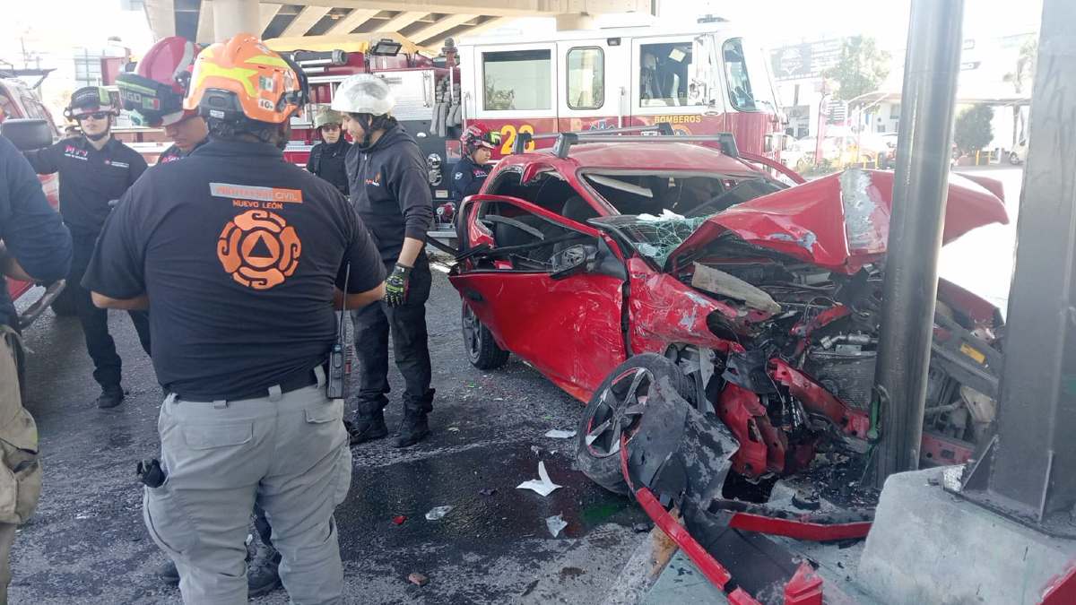 Conductor resulta lesionado tras fuerte choque con unidad de la AEI en ...