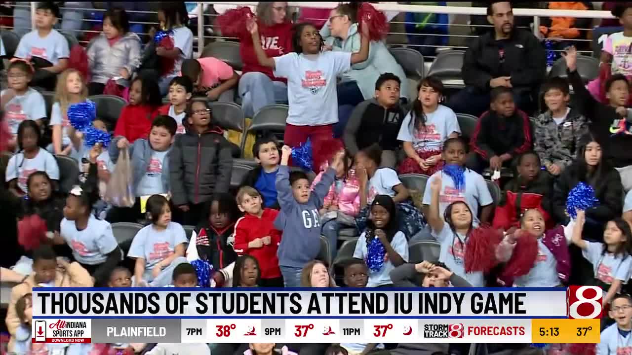 Thousands of students attend IU Indy game