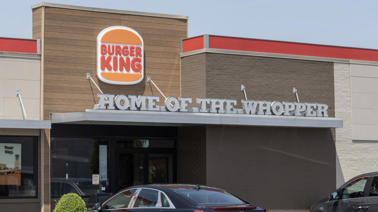 10 Burger Chains That Are Trying To Make A Comeback