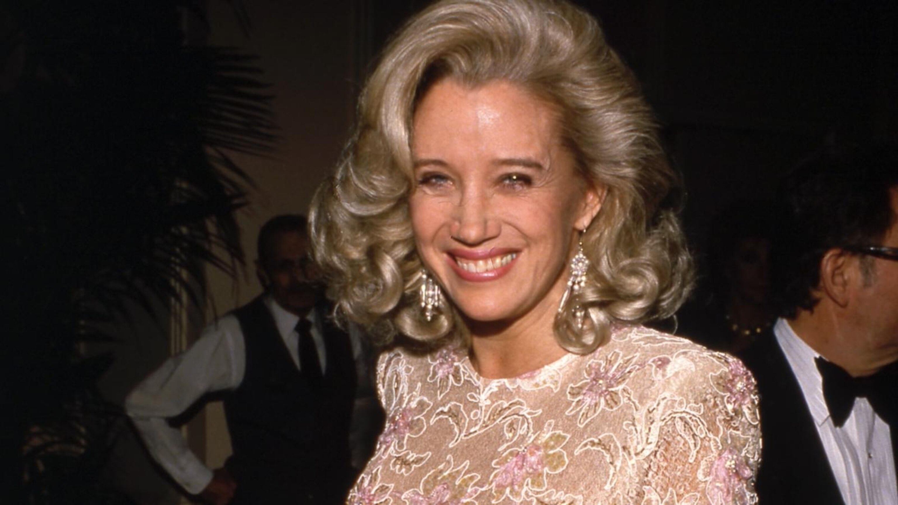 Remembering the life and legacy of Oscar-nominated actress Sally Kirkland