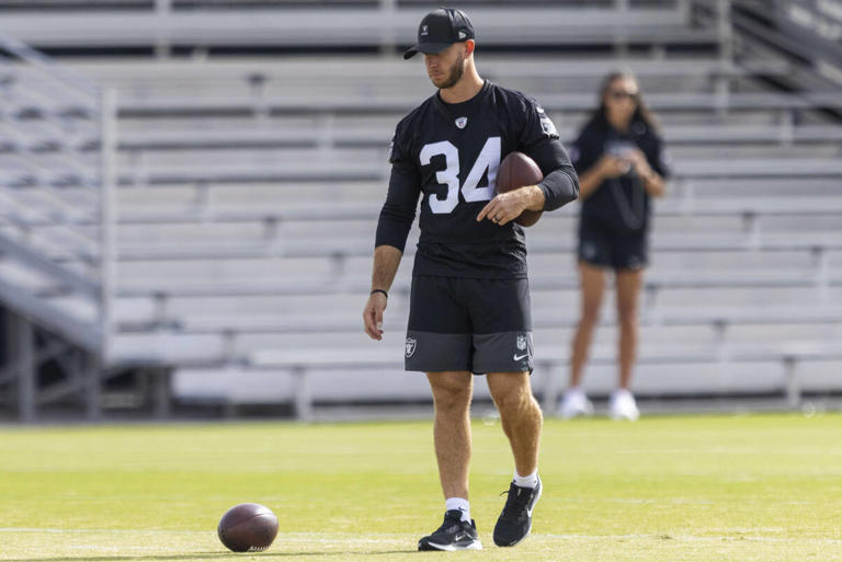 Raiders put pressure on kicker with practice squad addition