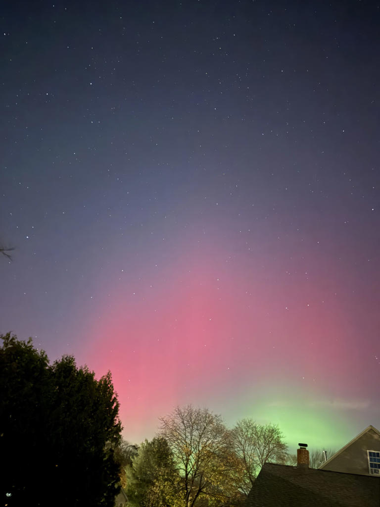 Northern lights illuminate skies in RI, Mass.