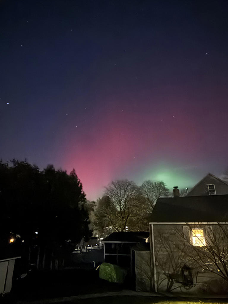 Northern lights illuminate skies in RI, Mass.
