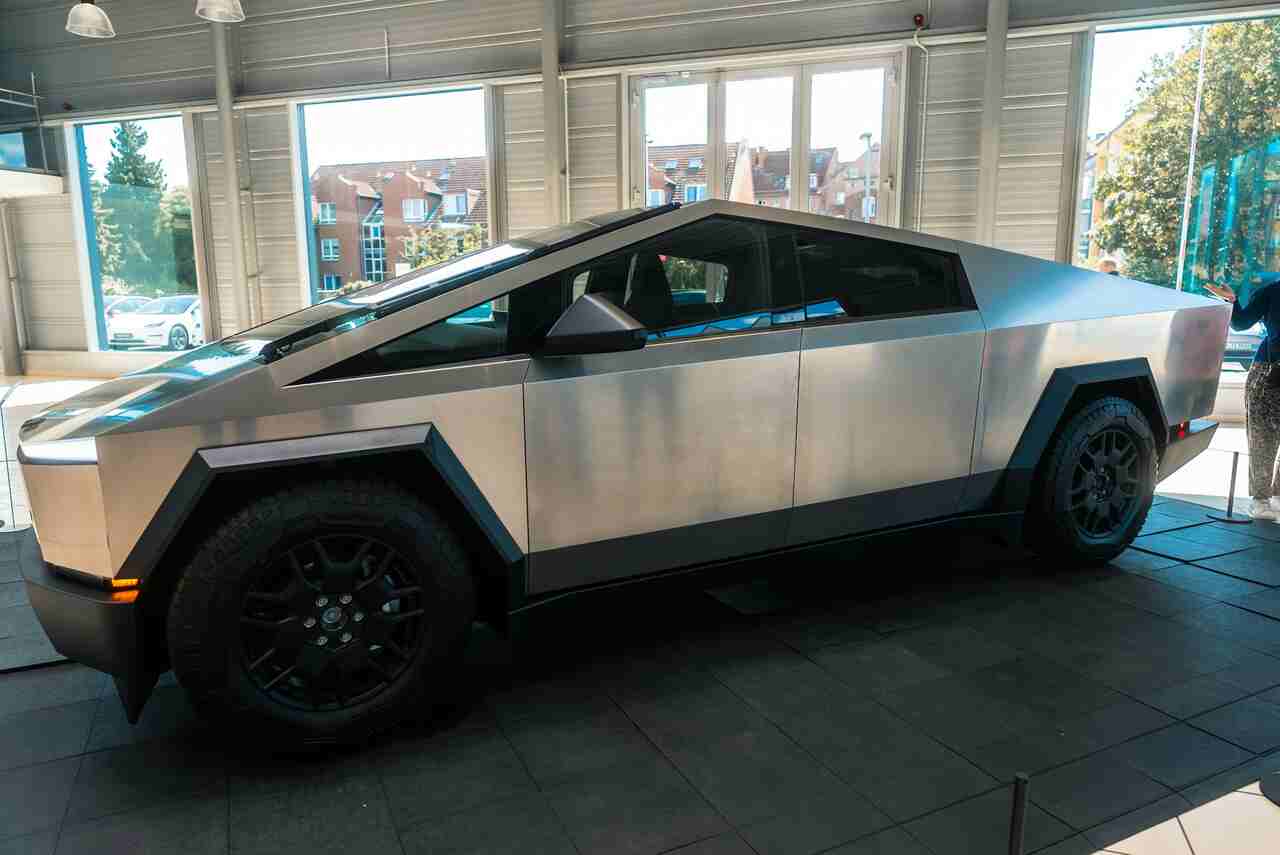 Tesla executives in charge of Cybertruck and Model Y programs resign