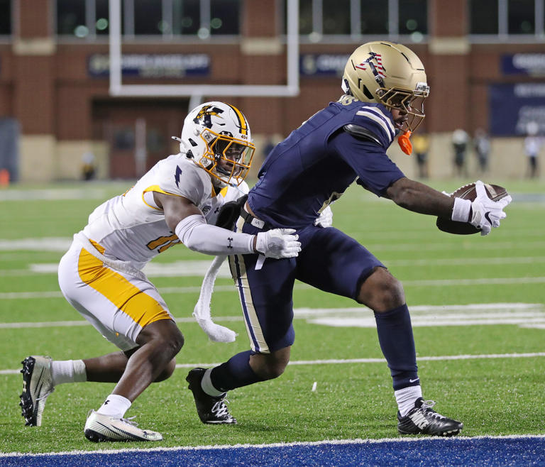 Kent State vs Akron football score, recap. KSU seizes Wagon Wheel in ...