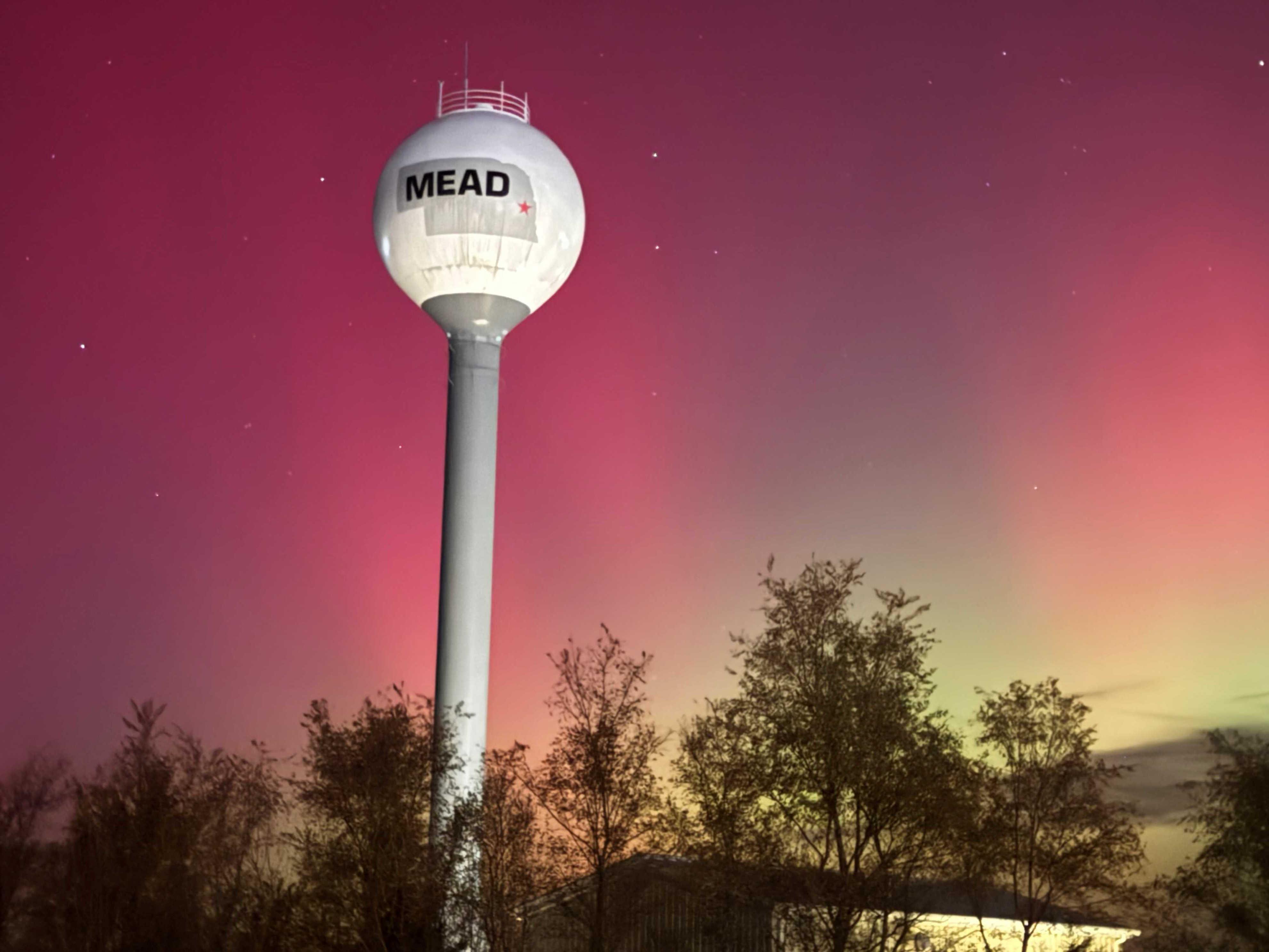 Incredible northern lights display seen in parts of Nebraska and Iowa