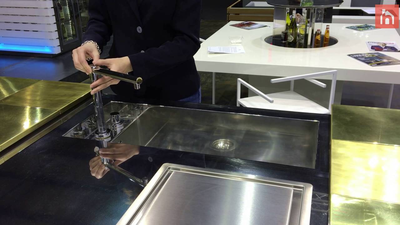 Laboratorio Mattoni retracting faucet