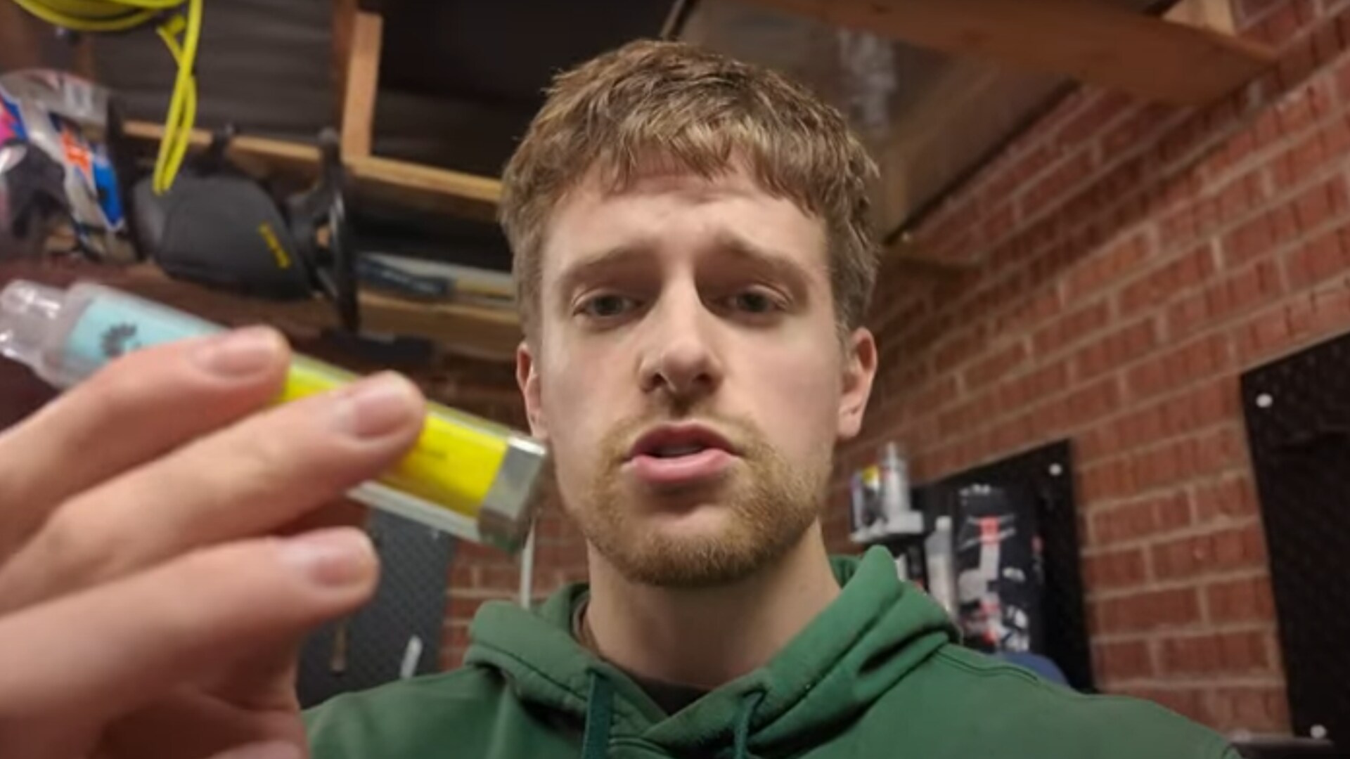 Youtuber versorgt ganzes Haus mit Strom aus weggeworfenen E-Zigaretten