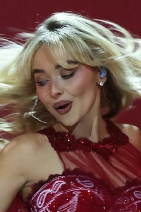 Sabrina Carpenter Joins Wicked Producer's Alice in Wonderland Live ...