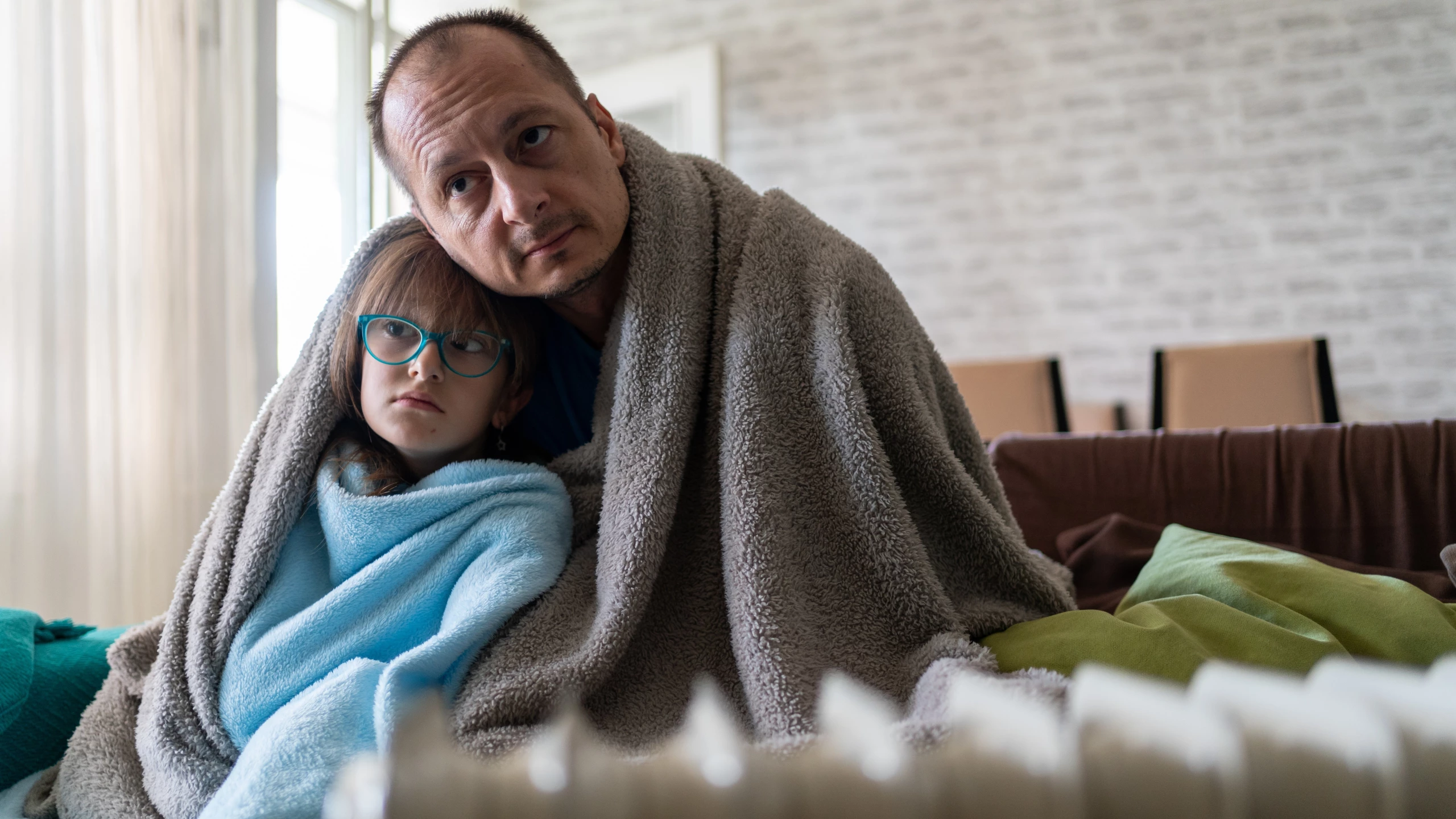 Étouffer l’été et grelotter l’hiver : comment survivre à la précarité ...