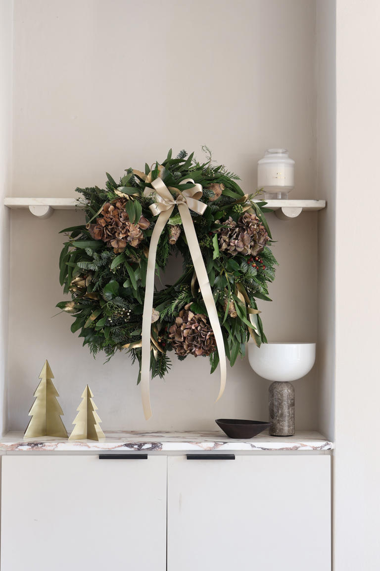 5 Wreath Design Tips from London's Most In-Demand Stylist